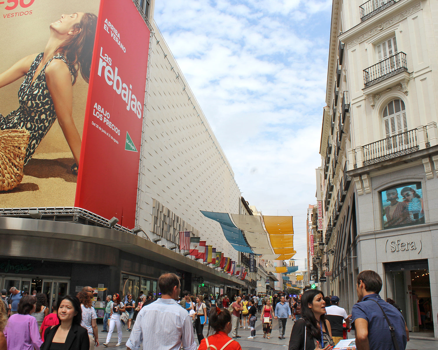 Calle de Preciados – Retail Store Tours
